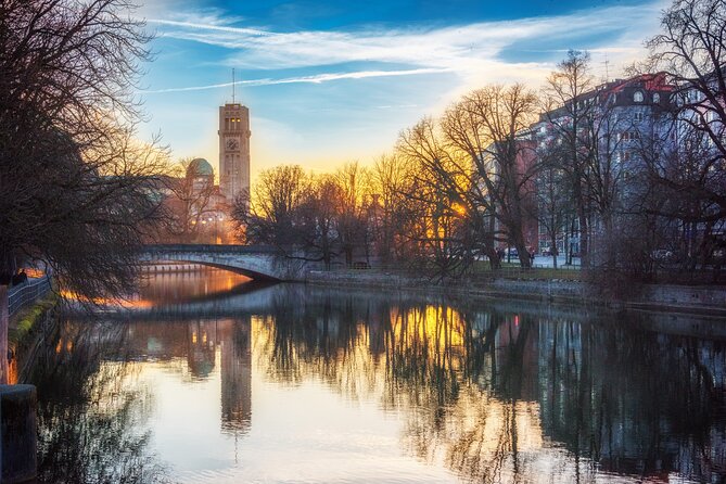 Private Transfer from Salzburg to Munich 2h Stop in Hallein - FAQs