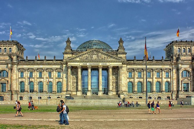 Private Transfer from Vienna to Berlin with 2 hours for sightseeing - The Vehicle Experience: Comfort and Convenience