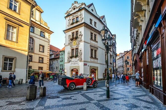 Private Transfer from Vienna to Prague with Stop in Hluboká or eský Krumlov - FAQ