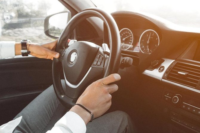 Private Transfer from Warsaw to Vienna with 2h of Sightseeing - Authenticity and Local Flavor