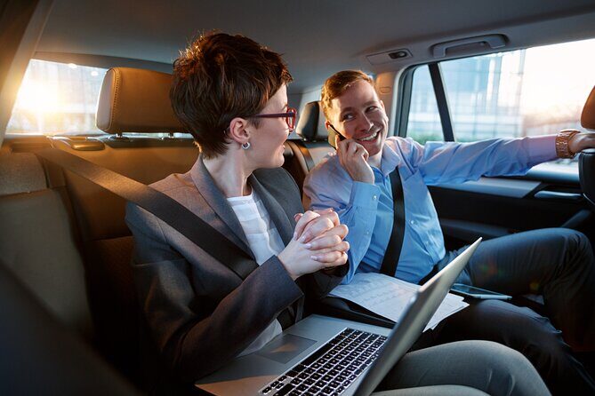 Private Transfer from Woodbridge to Dulles International Airport - The Vehicle: A Touch of Luxury