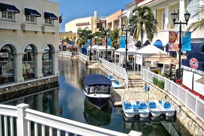 Private Transfer: Hotel Zone to Cancun Airport CUN in SUV - The Value of a Private SUV Transfer