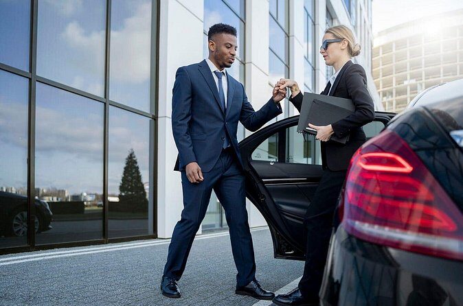Private Transfer in a Luxury Vehicle to and/or from SAT Airport - Who Should Consider This Service?