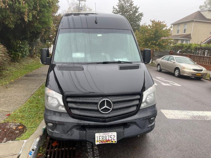 Private Transfer: LaGuardia Airport to Manhattan Up to 10pax - In-Depth Look at the Itinerary and Experience