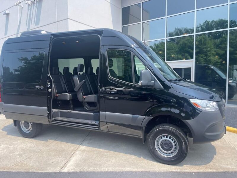 Private Transfer: LaGuardia Airport to Manhattan Up to 10pax - FAQ