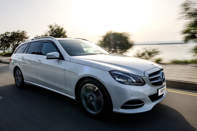 Private Transfer: Larnaca Airport to Larnaca District 1-14 Pax - Meeting and Pickup