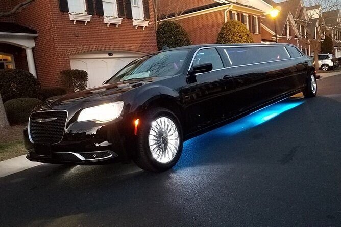 Private Transfer: Las Vegas to LAS Airport by Luxury SUV or Limousine up to 8 p - An In-Depth Look at the Transfer Experience