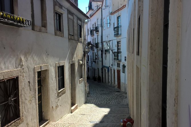 Private Transfer: Lisbon Airport to or from Lisbon Center - The Experience: Comfort Meets Convenience