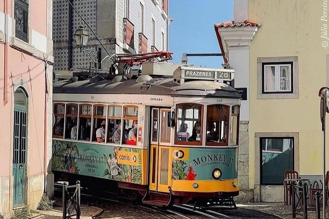 Private transfer Lisbon to Porto stop at Obidos Nazare and Aveiro - The Sum Up