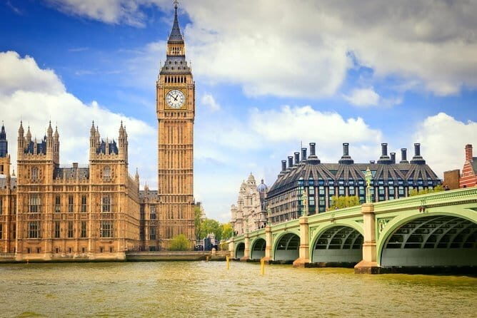 Private Transfer: London to Luton Airport LTN by Luxury Van - Key Points