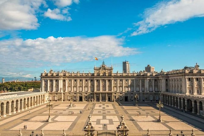 Private Transfer: Madrid to Madrid Airport MAD in Luxury Van - Who Should Consider This Service?