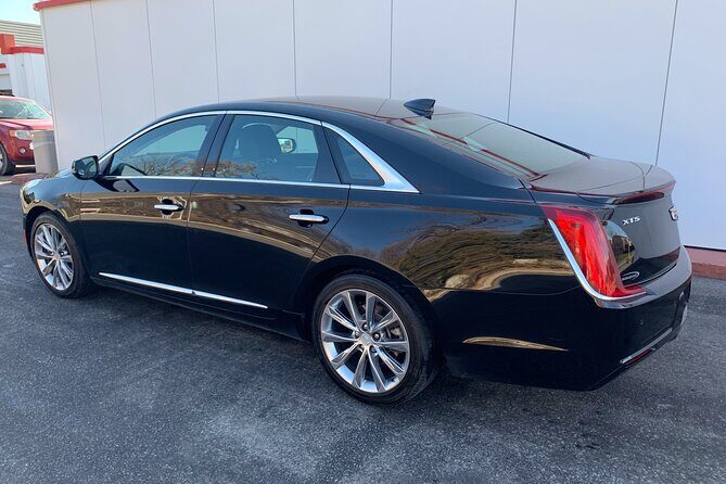 Private Transfer Montreal Airport (YUL) to Montreal Downtown - Max 3 passengers - The Details of the Experience