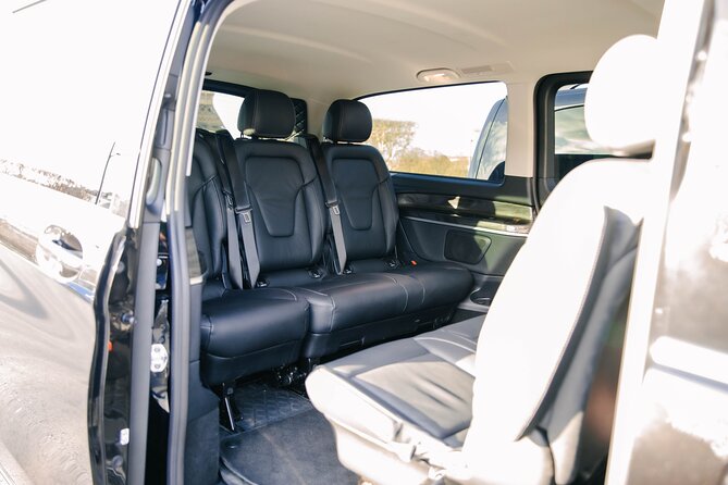 Private Transfer Paris Review: Reliable and Convenient - Pickup and Waiting Time Flexibility