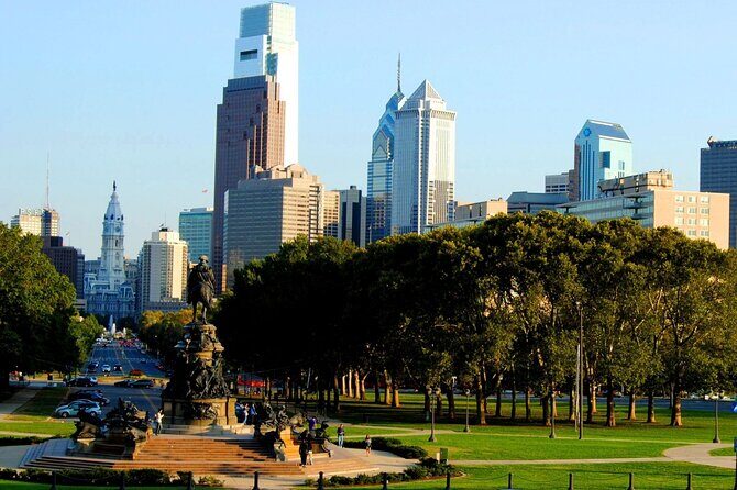 Private Transfer: Philadelphia to Philadelphia Airport PHL in in Business Car - Who Should Consider This Service?