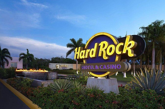 Private Transfer Punta Cana Airport to/from Hard Rock Punta Cana - The Sum Up