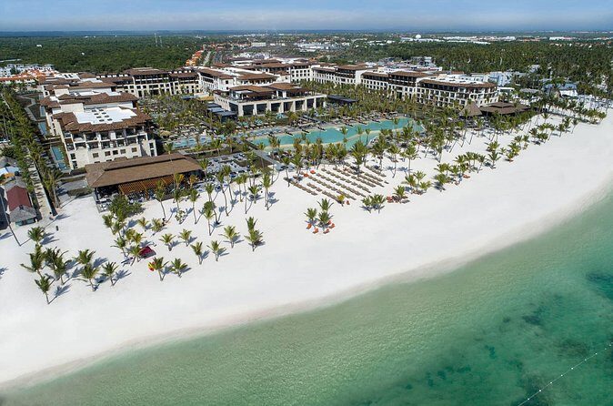 Private Transfer Punta Cana Airport to/from Lopesan Costa Bavaro - Who Should Consider This Service?