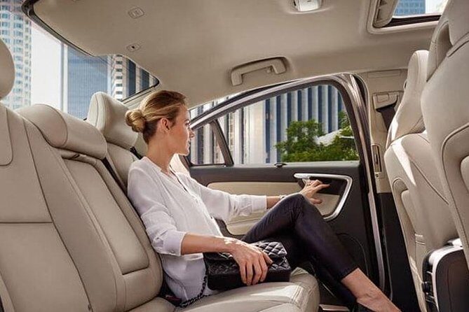 Private Transfer:- Toronto Pearson Airport to Waterloo Black Car Service - Key Points