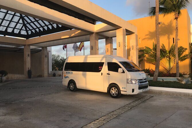 Private Transfer Uvero Alto Area (1 to 4 people) Hyundai H1 (Price per Way) - The Details of This Uvero Alto Transfer