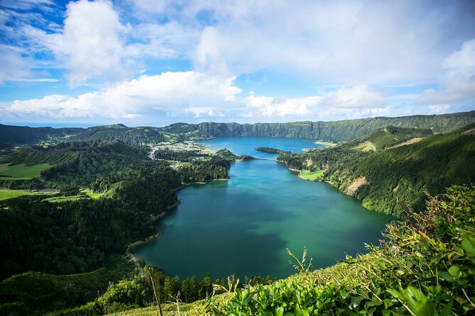 Private Transfer with sightseeing (Furnas or Sete Cidades) - Transportation and Guide Experience