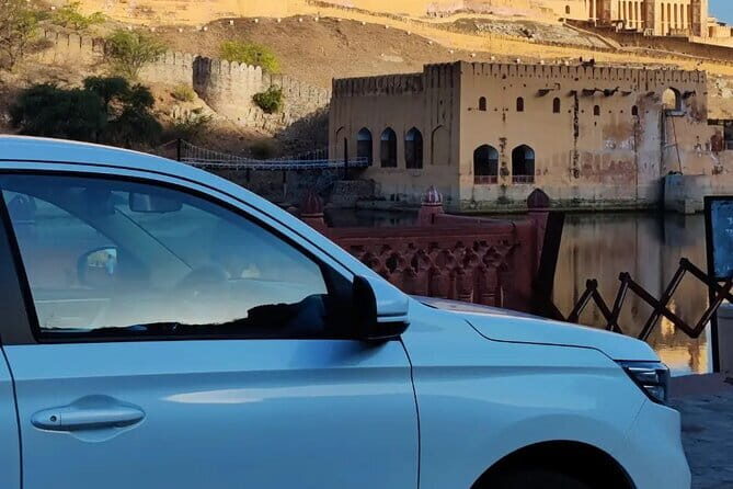 Private Transfers from New Delhi to Agra Hotel / Accommodation - The Details of the Journey