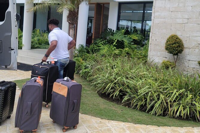 Private Transfers in Punta Cana from Airport to Hotels - The Sum Up