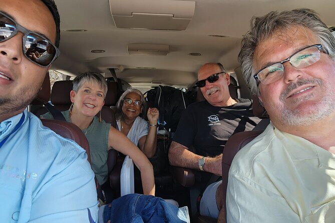 Private Transportation from Los Cabos Airport to ROUND TRIP Hotels - What to Expect During the Ride