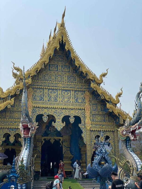 Private trip Chiang Rai Day trip, White Temple, Blue temple - An In-Depth Look at What to Expect