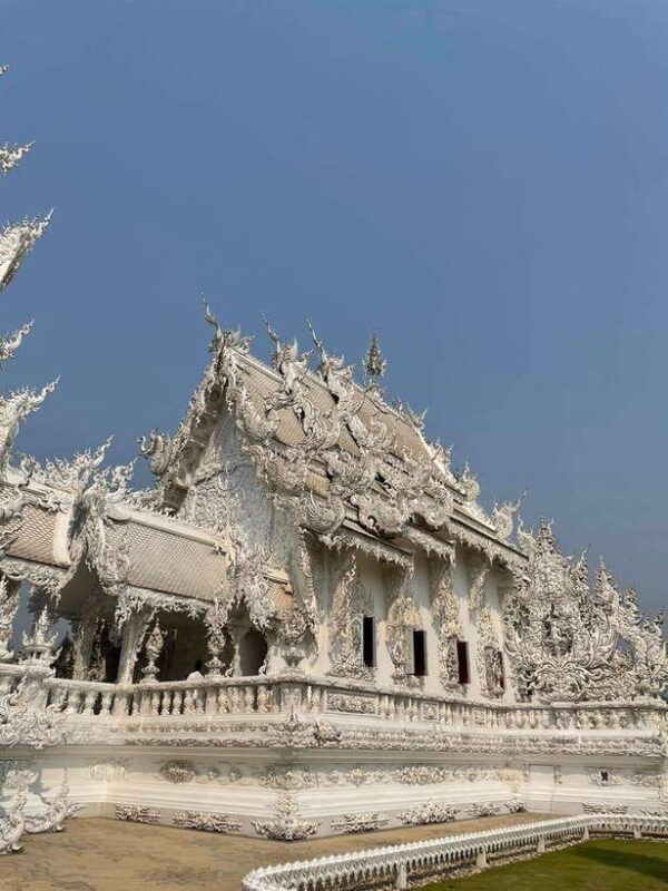 Private trip Chiang Rai Day trip, White Temple, Blue temple - What About Pricing and Value?
