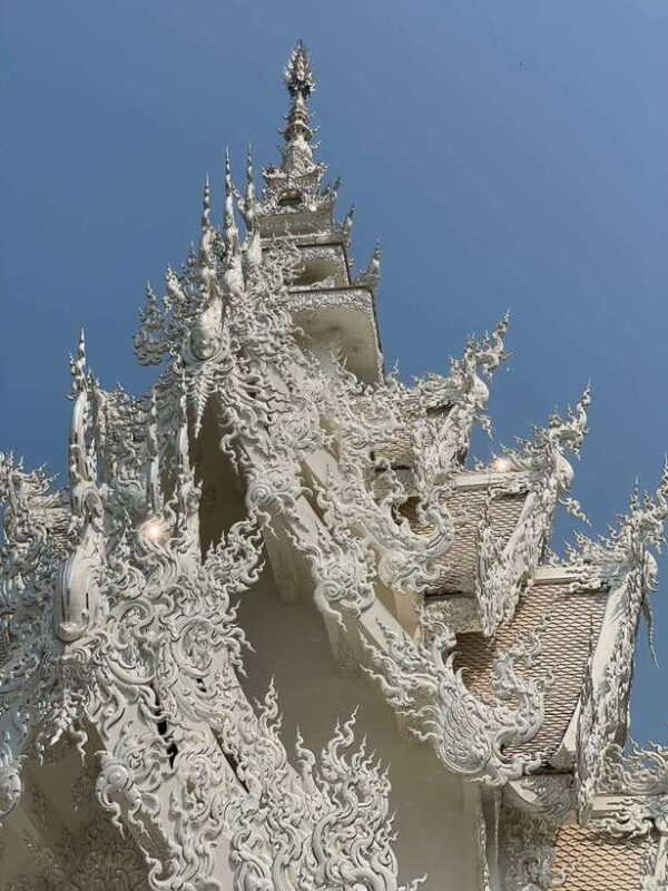 Private trip Chiang Rai Day trip, White Temple, Blue temple - FAQ