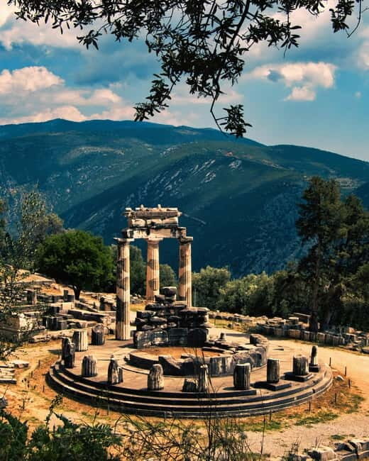 Private trip to Delphi with stay overnight in Galaxidi - Discovering Delphi: The Ancient Center of the World