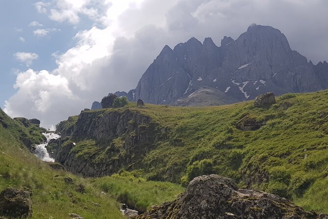 Private two days (one night) tour to Kazbegi and Juta with hikes - via Mtskheta. - The Cultural and Culinary Experience