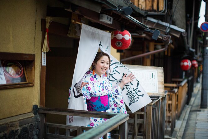 Private Vacation Photography Session With Local Photographer in Kyoto - Accessibility and Participation