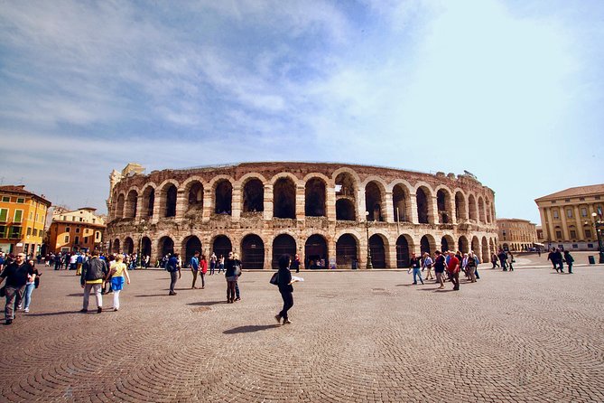 Private Valpolicella Day Trip From Venice: Wine Tasting and Verona - Wandering the Enchanting Streets of Verona