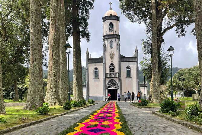 Private Van Tour Half Day Volcanic Lake Sete Cidades - FAQ