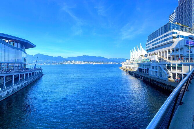 Private Vancouver Compact City Tour by Land and Water - Key Points