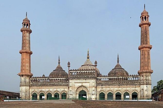 Private Victoria Walk in Lucknow - Key Points