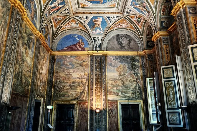 Private Villa Farnesina Experience: The Best of Renaissance Tour - Who Should Consider This Tour?