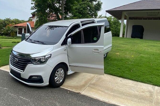 Private VIP VAN Transfer  PUJ Airport to/from Uvero Alto Hotels - Introduction