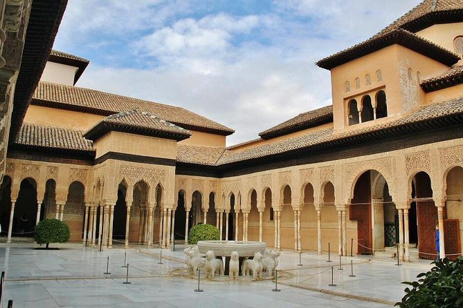 Private Visit to Alhambra in Granada from Seville - FAQ