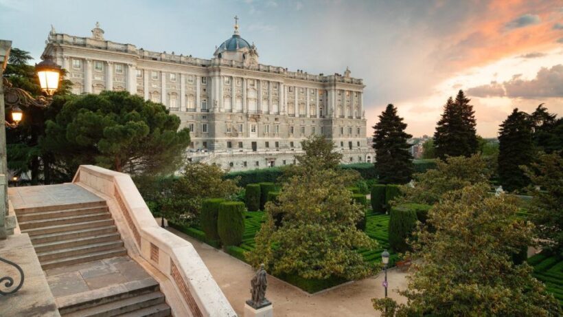 Private Visit to the Royal Palace and Walking Tour of Madrid - A Deep Dive Into the Tour Experience
