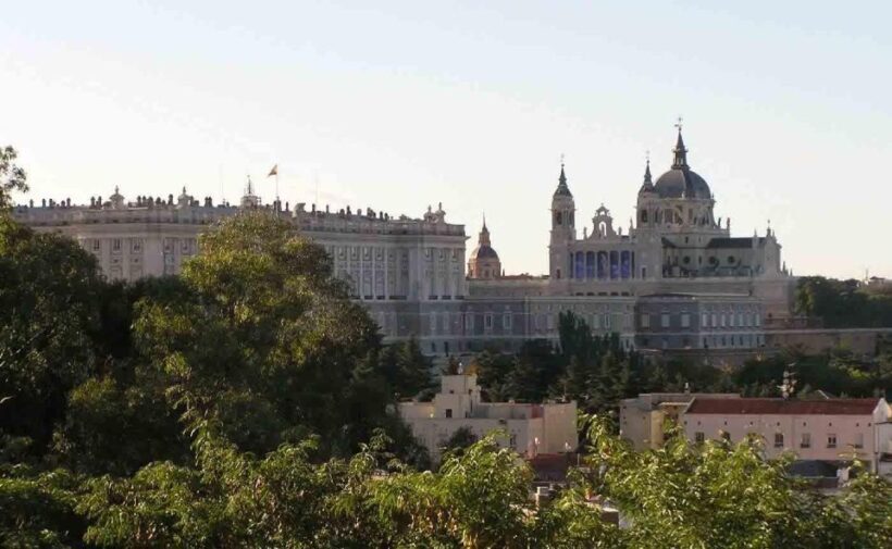 Private Visit to the Royal Palace and Walking Tour of Madrid - Frequently Asked Questions