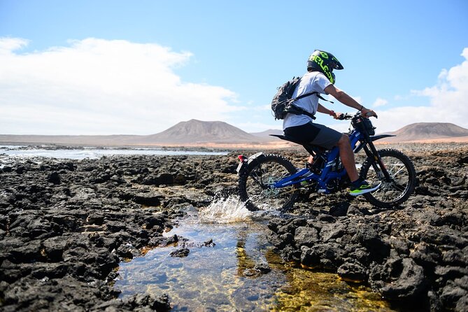 Private Volcanoes Tour Electric Experience of Fuerteventura - Schedule and Availability