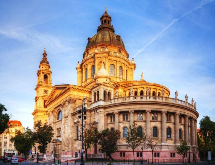 Private walking tour in Budapest in Dutch - An Introduction to Budapest in a Compact Tour