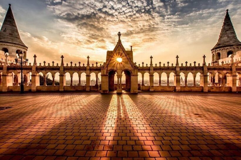 Private walking tour in Budapest in Dutch - Practical Details and What You Should Know