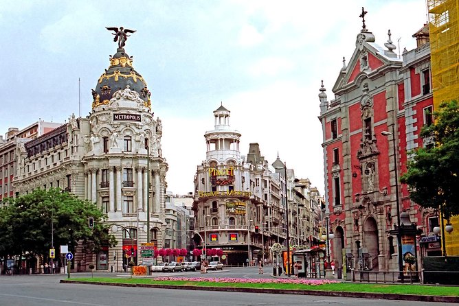 Private walking tour Madrid: Secrets and must - Key Points