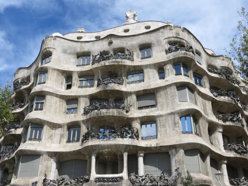 Private Walking Tour Of Casa Mila With Reserved Access - The Tours Practical Details