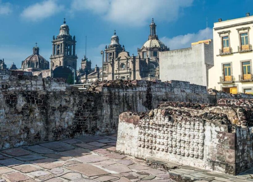 Private Walking Tour of Mexico Citys Iconic Landmarks - Authenticity and Atmosphere