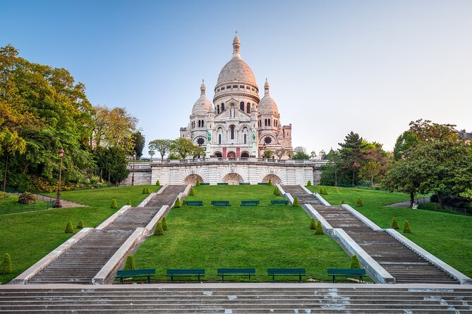 Private Walking Tour of Montmartre and Sacré-Cur Basilica - The Tour in Detail: What to Expect