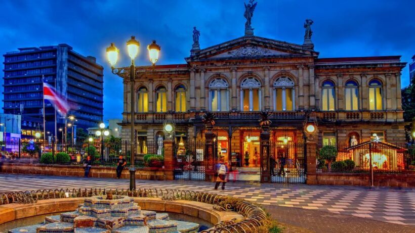 Private walking tour of Palaces and Colon Theatre - FAQ