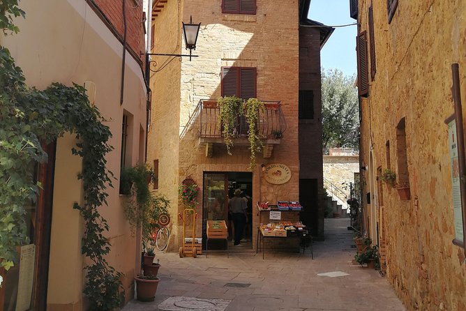 Private Walking Tour of Pienza with Licensed Tour Guide - Value and Practicalities
